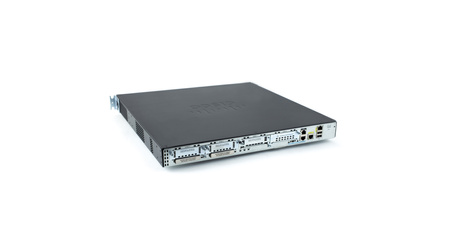 CISCO2901/K9 - 2x 1GE RJ45, 4 EHWIC, 2x DSP, 256MB CF, 512MB DRAM, opr ...